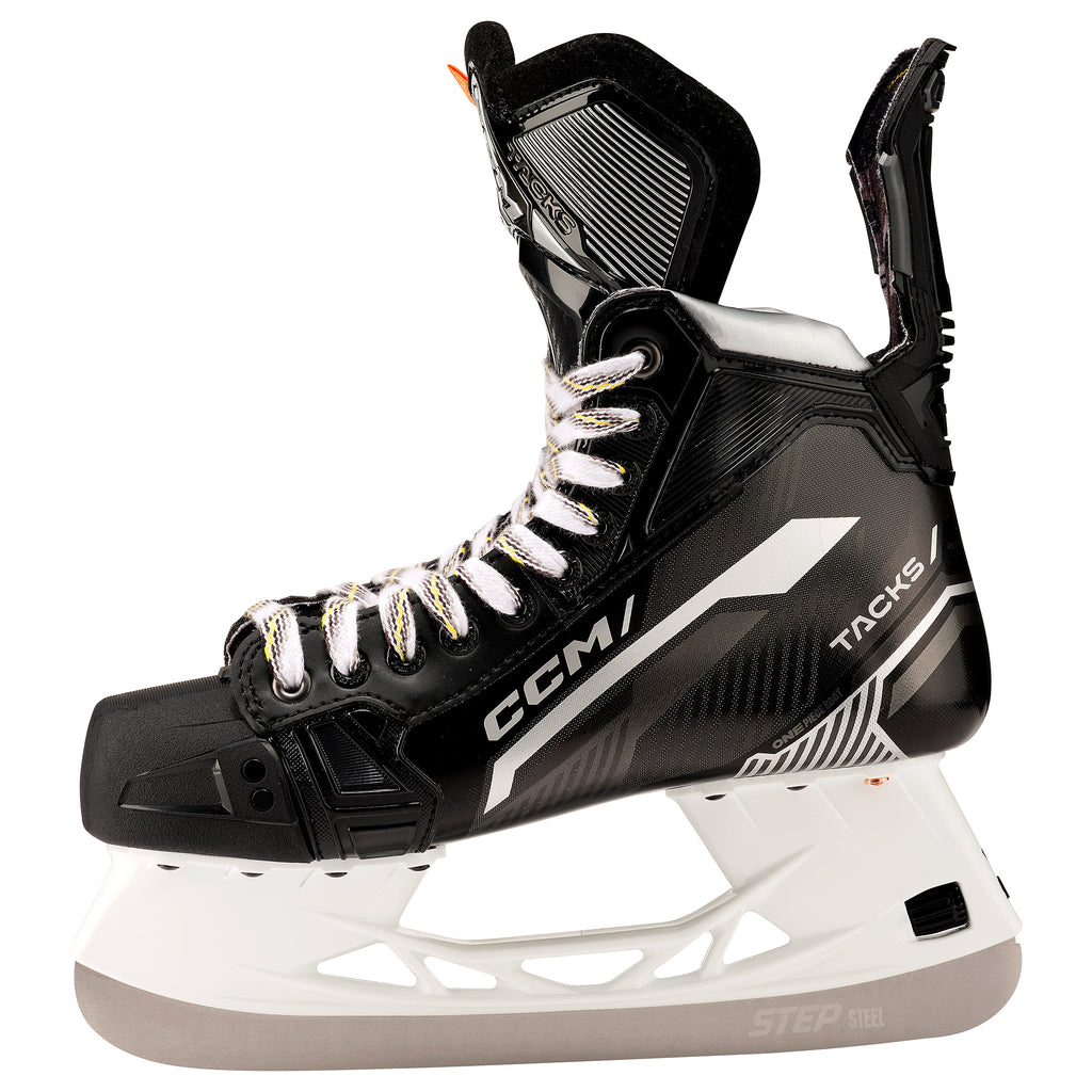 CCM TACKS VECTOR PREMIER INTERMEDIATE PLAYER SKATE W/ STEP STEEL *FINA ...